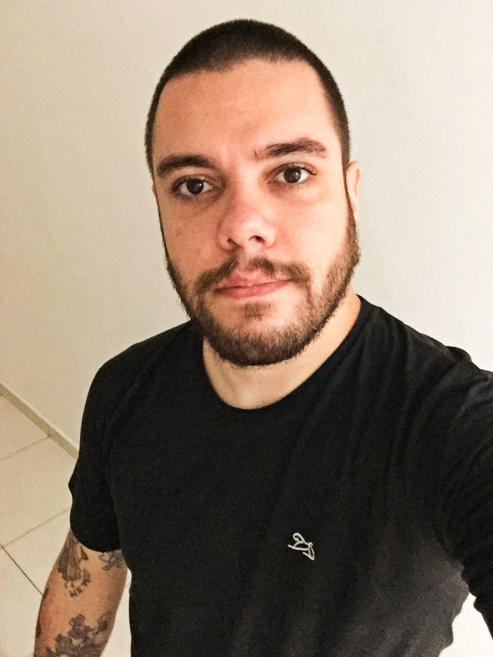 Guilherme Braga - Design Gráficos em Santos - SP - Brasil